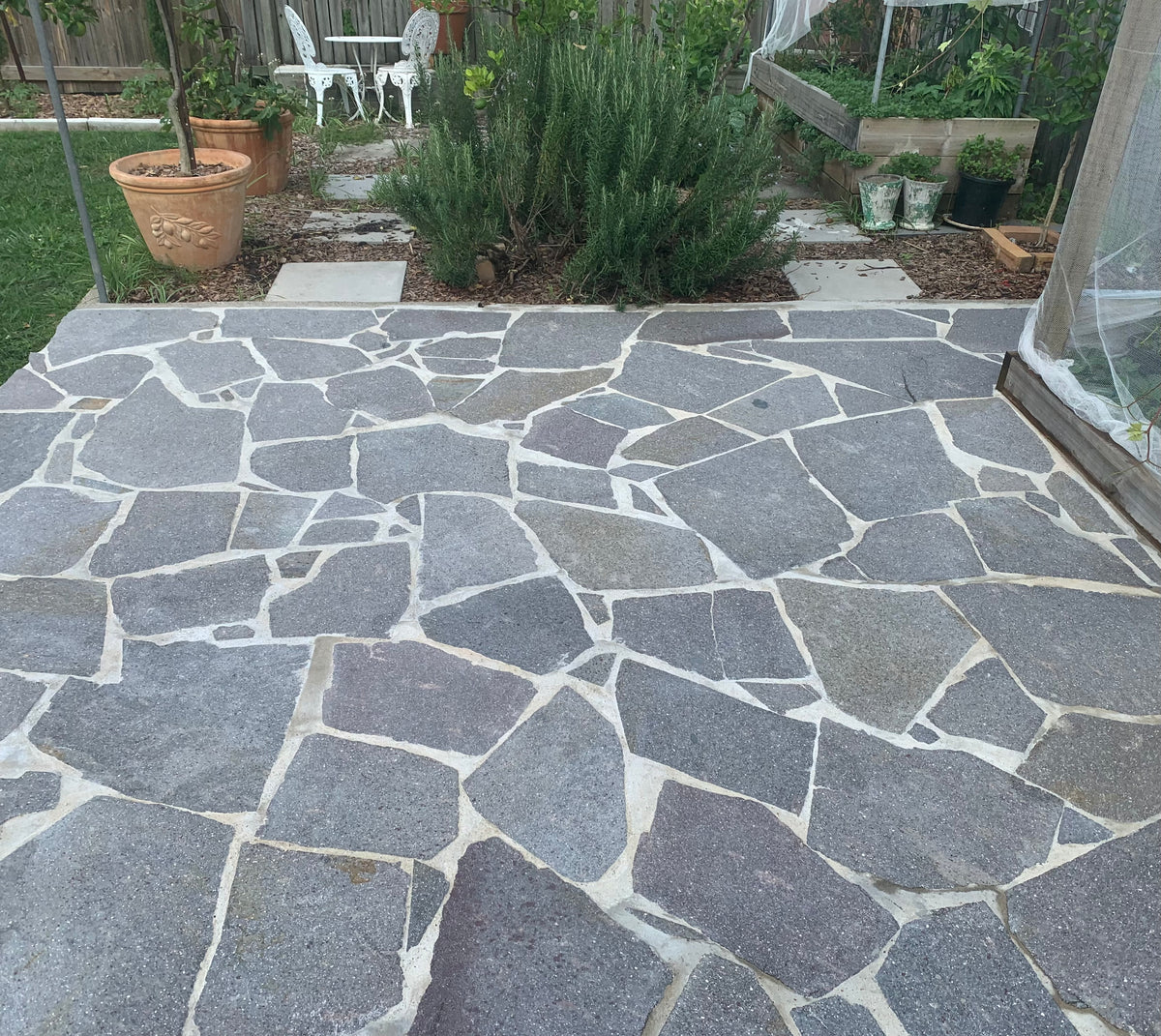 Italian Porphyry Crazy Pave – Unica Stone & Tile Boutique